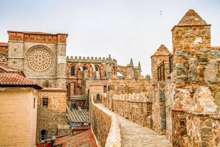 Los 5 MEJORES free tours por Ávila GRATIS
